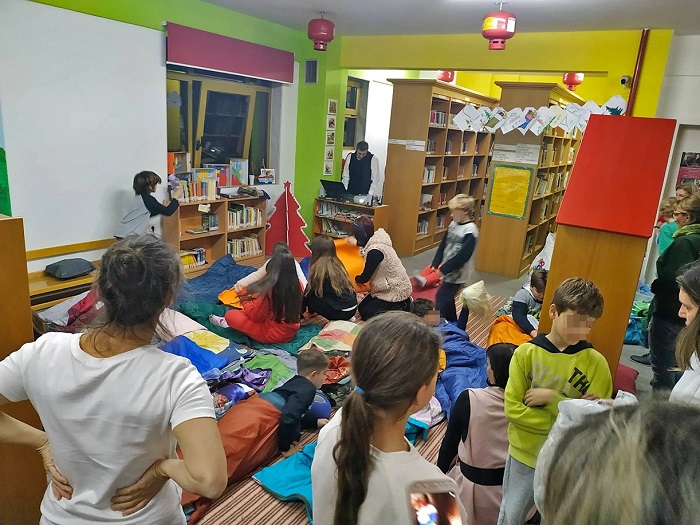 Μια νύχτα στη δημοτική βιβλιοθήκη Καβάλας γεμάτη παραμύθια, μουσική και ...